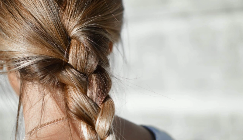 Posso portare i capelli raccolti con le extension con micro anelli?